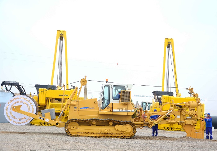 Installation of international fiber-optic communication lines from ...